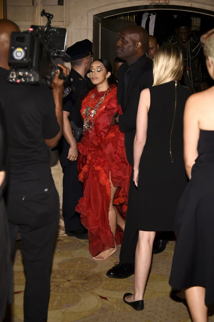 ชมแฟชั่น "15 คนดัง" ร่วมงานปาร์ตี้ 'Harper's Bazaar Icons' ในนิวยอร์ค ...